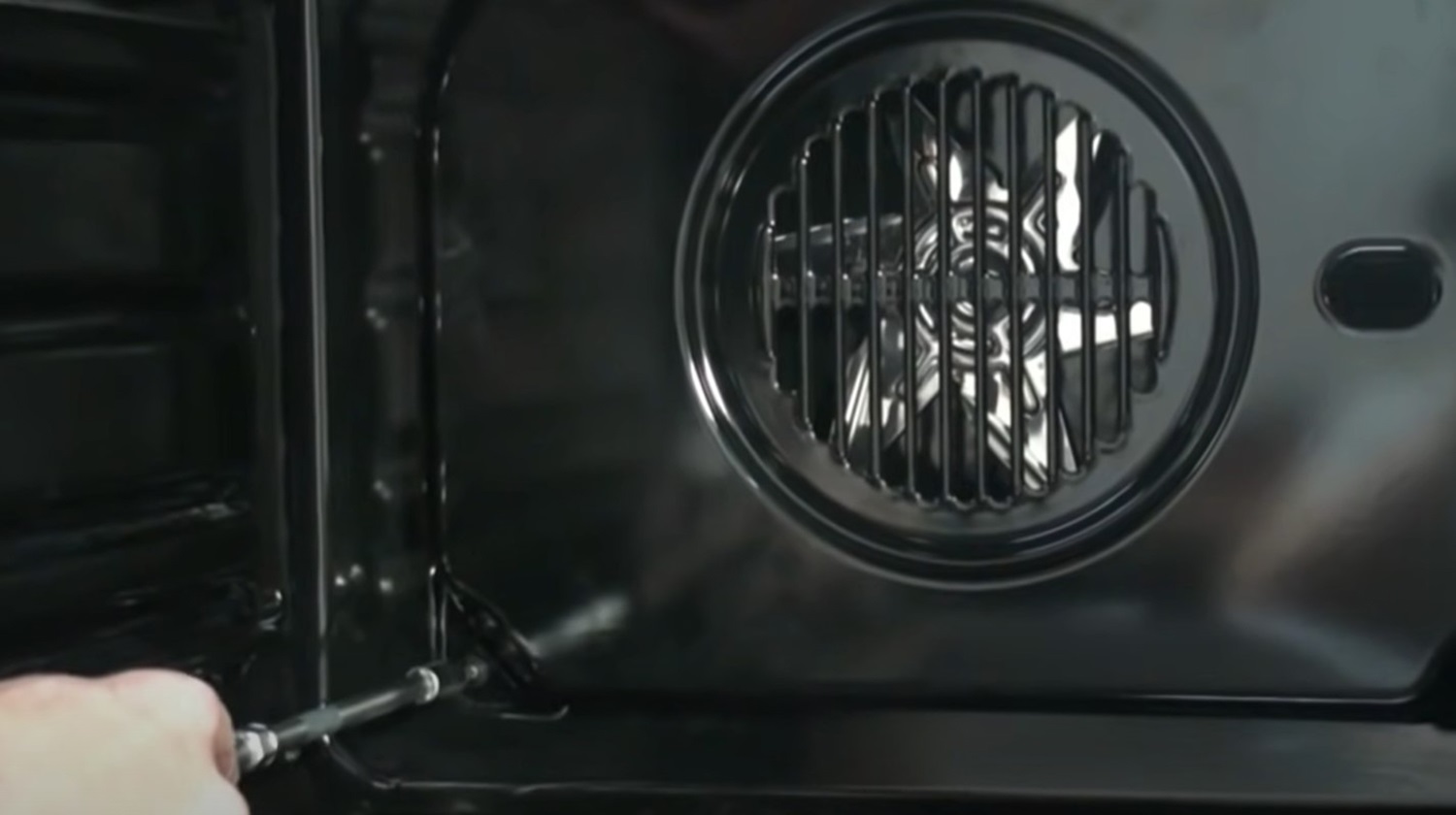 How To Replace The Element On An Indesit Oven