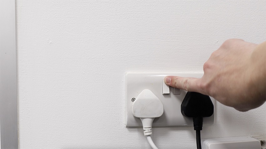 How to Replace a Fridge Freezer Light Push Button Switch - Indesit