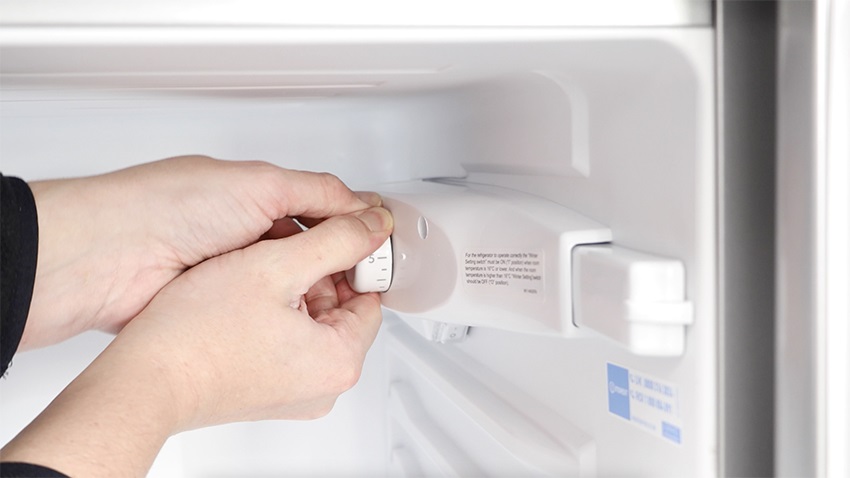 How to Replace a Fridge Freezer Light Push Button Switch - Indesit