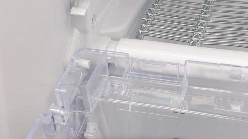 How to Replace a Fridge Freezer Flap Hinge - Indesit