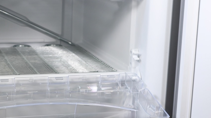 How to Replace a Fridge Freezer Flap Hinge - Indesit