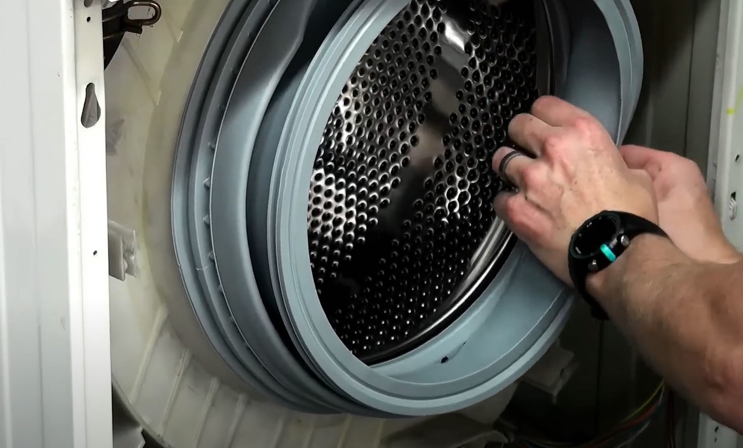 How To Replace A Washing Machine Door Seal - Bosch