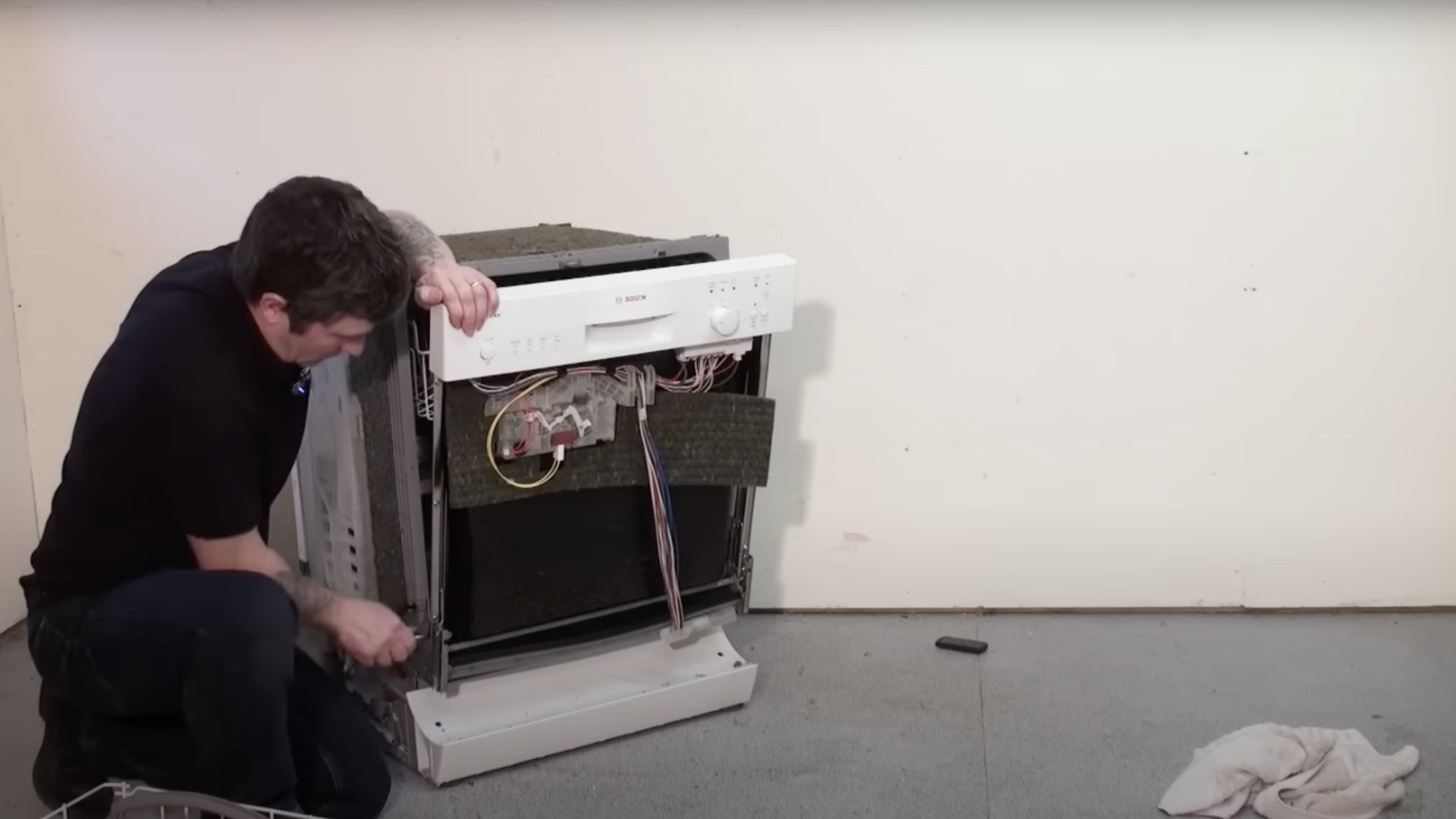 How To Replace The Upper & Lower Door Seals On A Dishwasher - Bosch