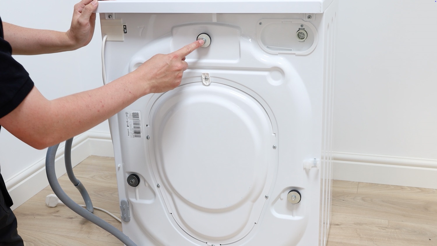 How to Remove/Install a Washing Machine Transit Fixing Bolt - Hotpoint