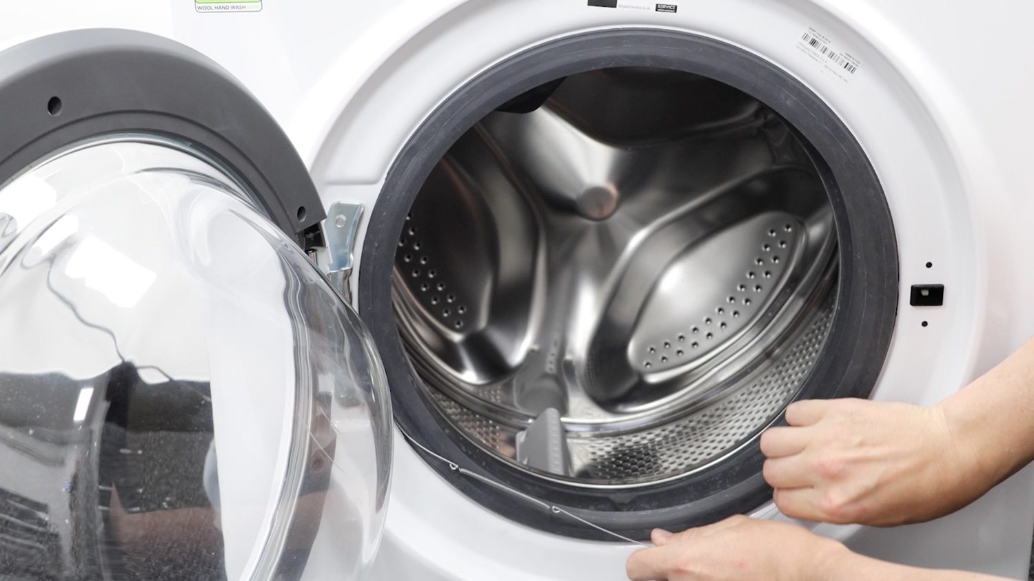 How to Replace a Washing Machine Door Seal - Hotpoint