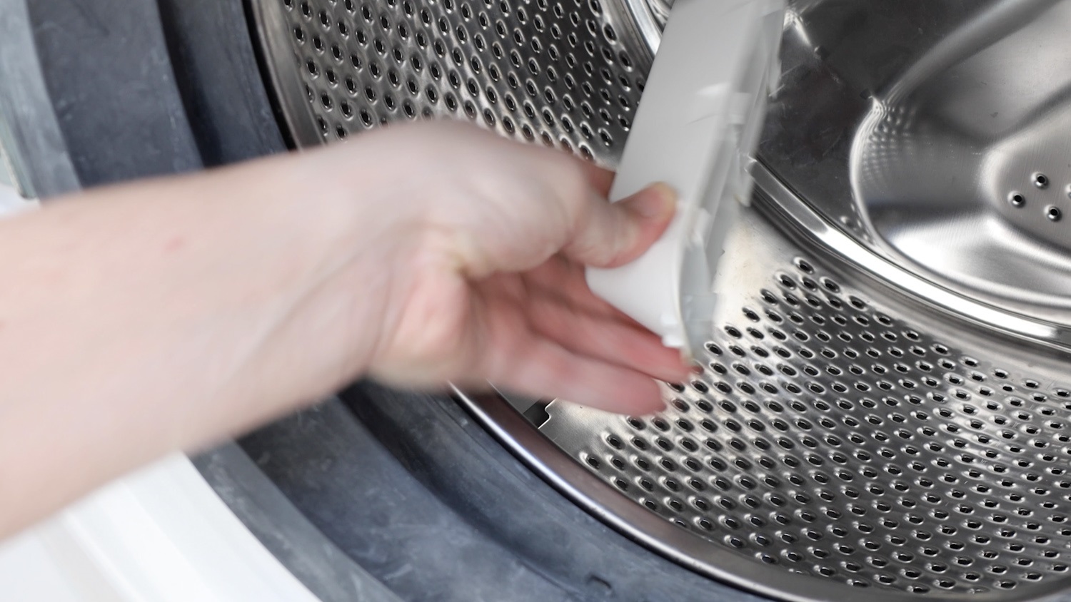 How to Replace Washing Machine Drum Paddle - Hotpoint