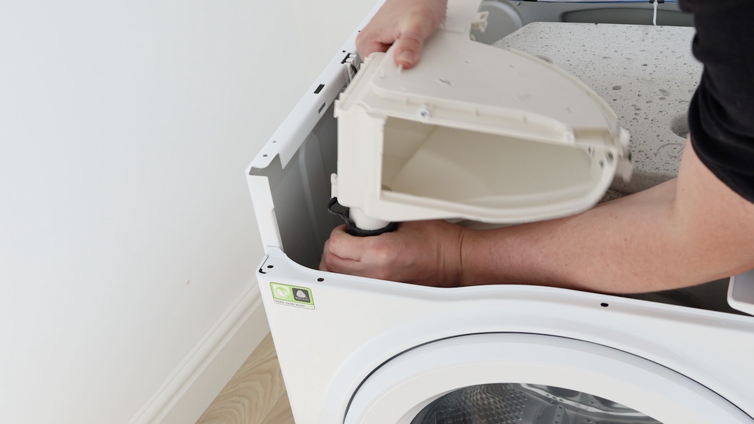 How to Replace a Washing Machine Dispenser Drawer Hopper - Hotpoint