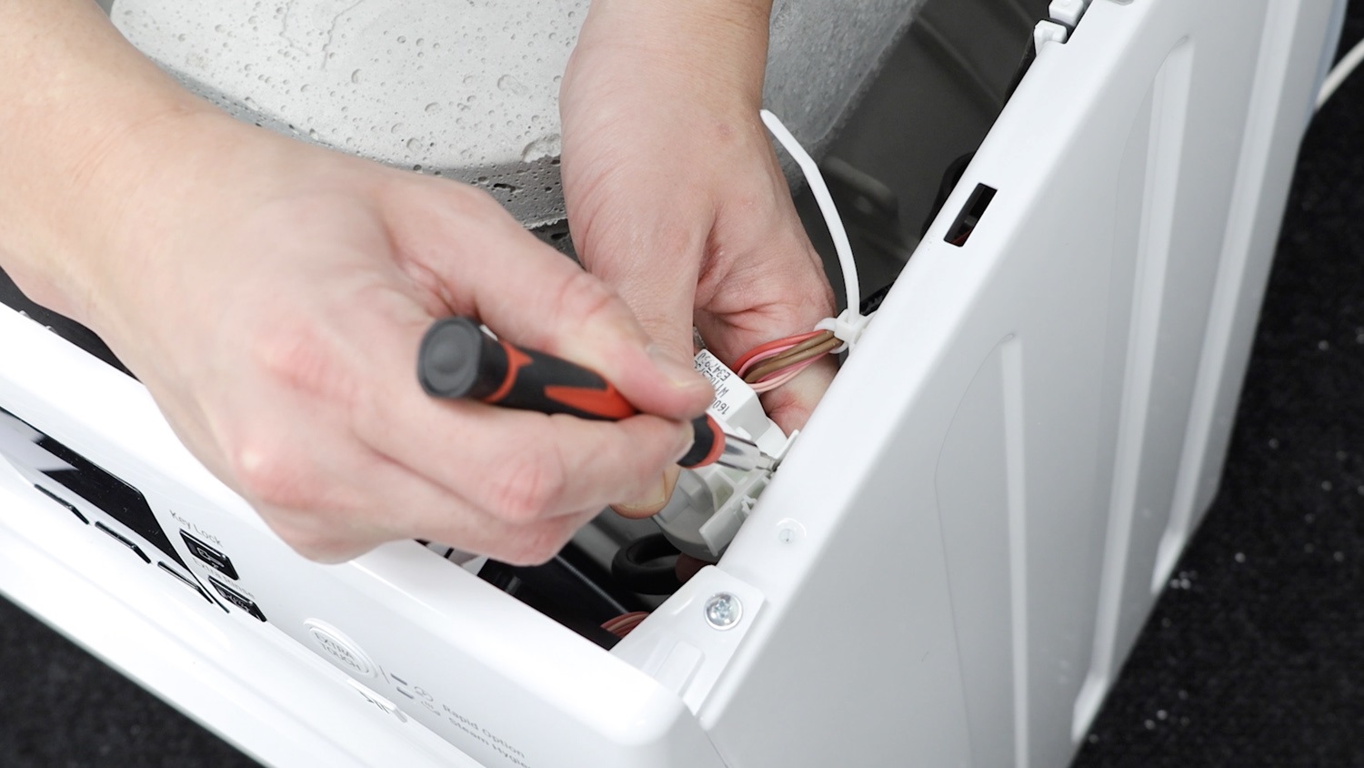 How to Replace a Washing Machine Pressure Switch - Hotpoint